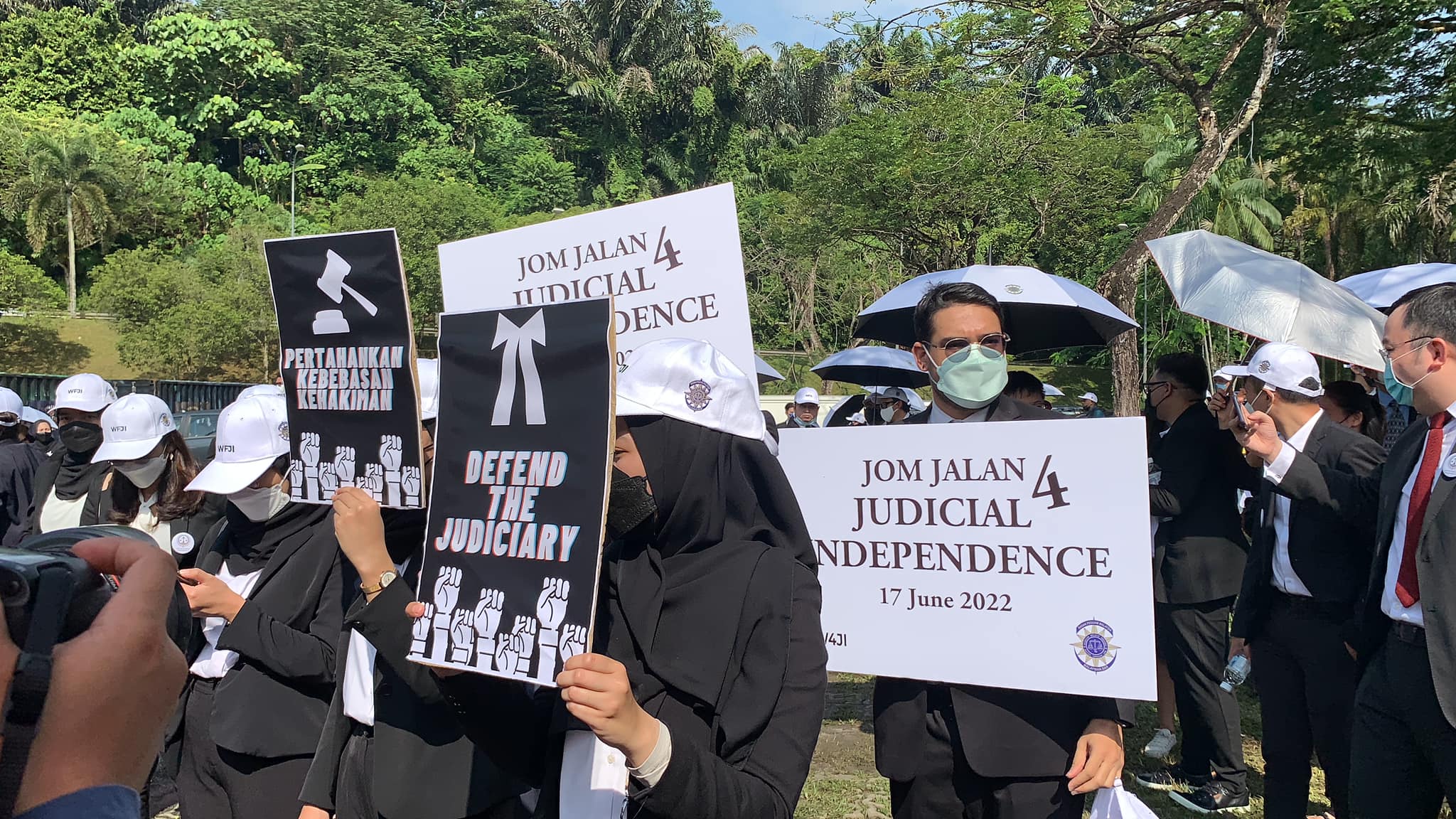 Updated: Protesting Lawyers Stopped In Their Track To Parliament, Memo ...