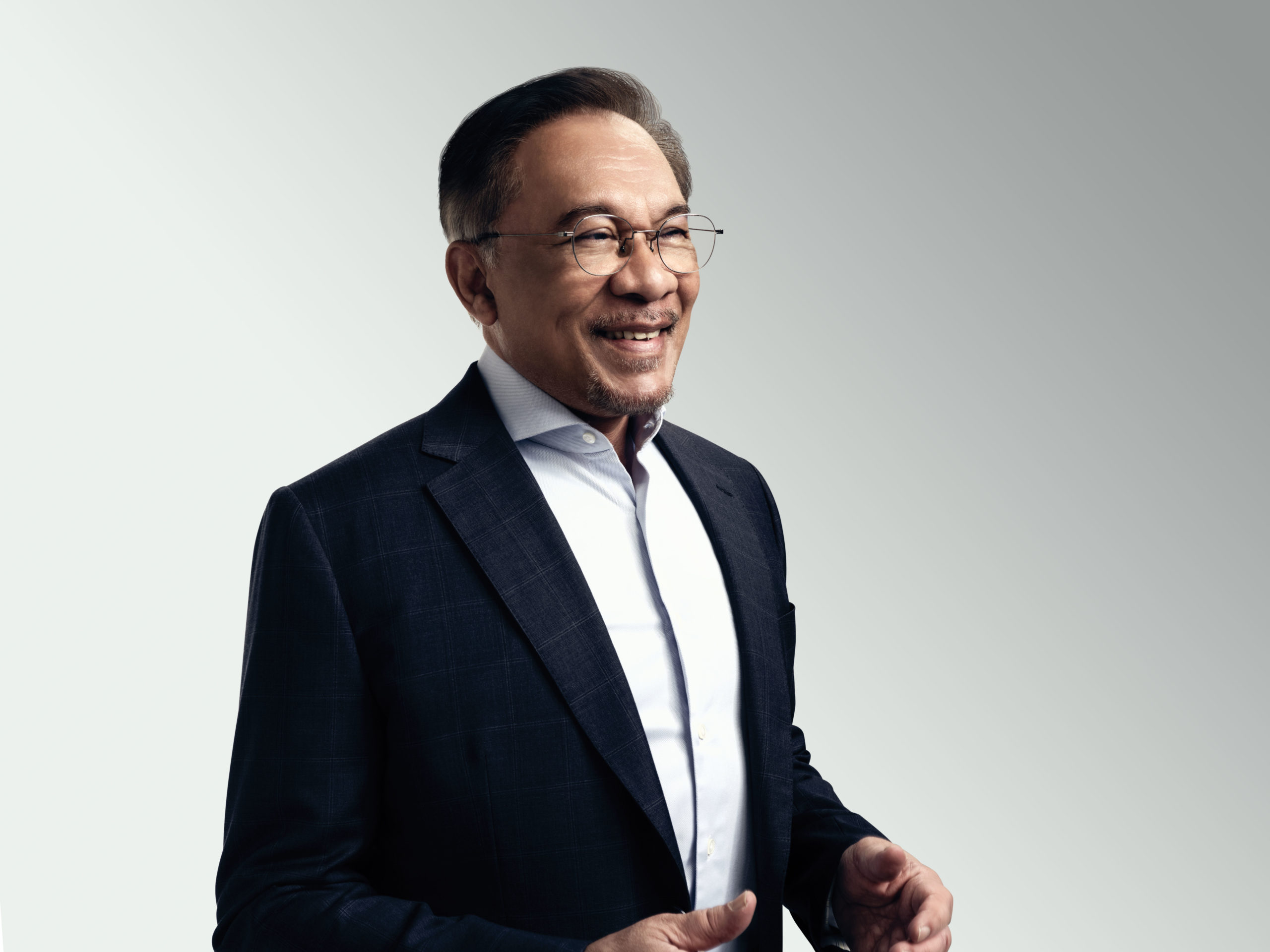 Malaysians rejoice with news of Anwar finally becoming PM | Weekly-Echo