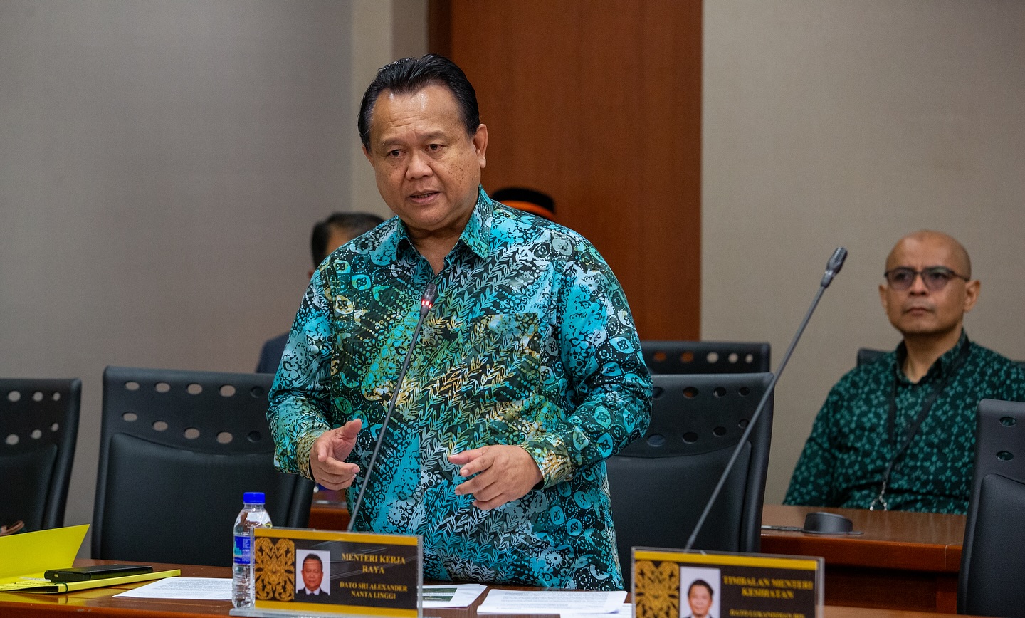 Rescuers widen search for woman missing in sinkhole incident along ...