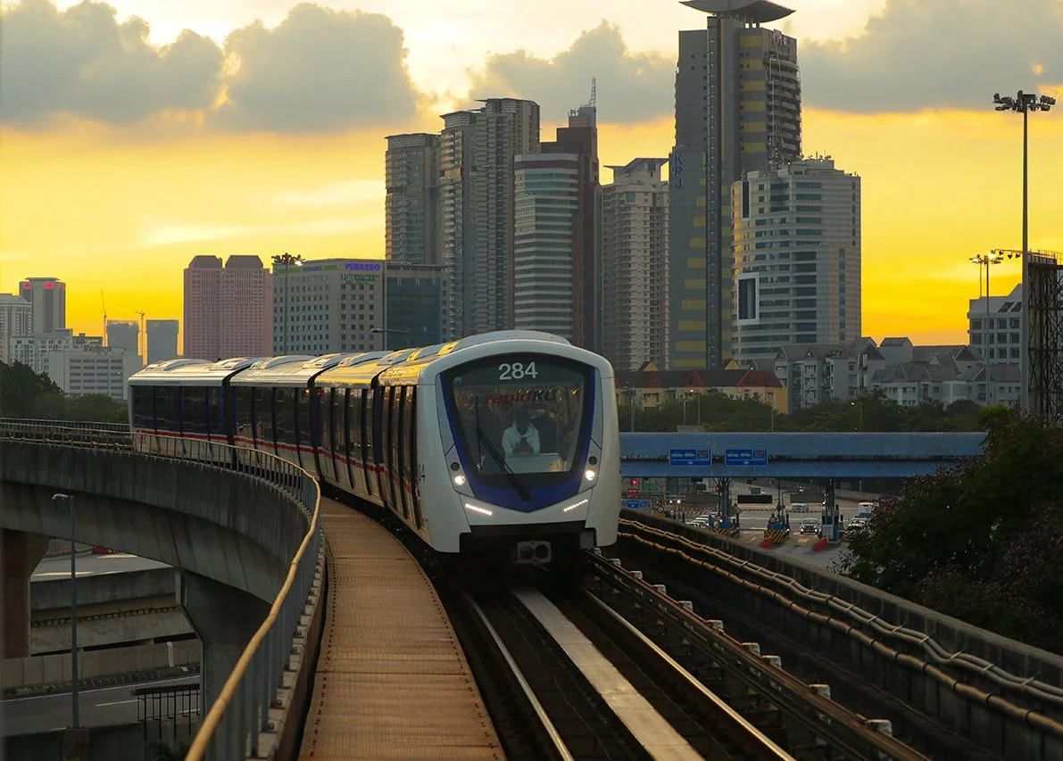 MOT Wants All LRT Stations To Be Fitted With Platform Doors | Weekly-Echo