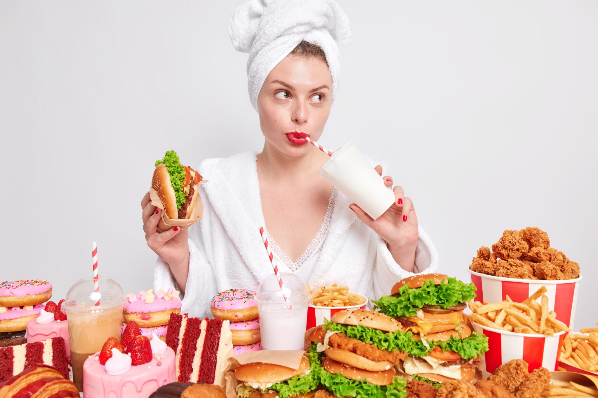 UK Bans Junk Food Ads On TV, Online To Curb Childhood Obesity | Weekly-Echo